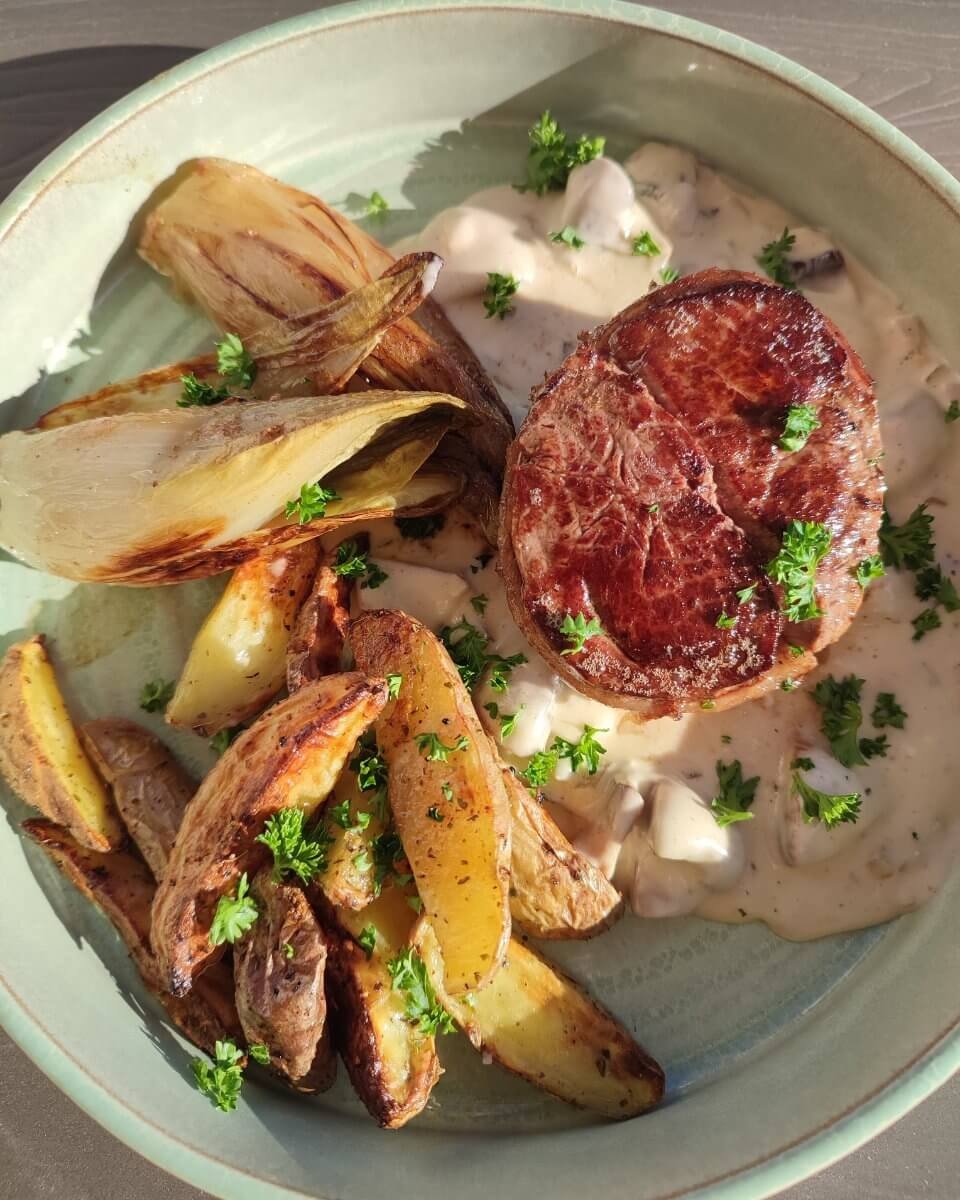 Tournedos met romige champignonsaus, krieltjes uit de airfryer en ...